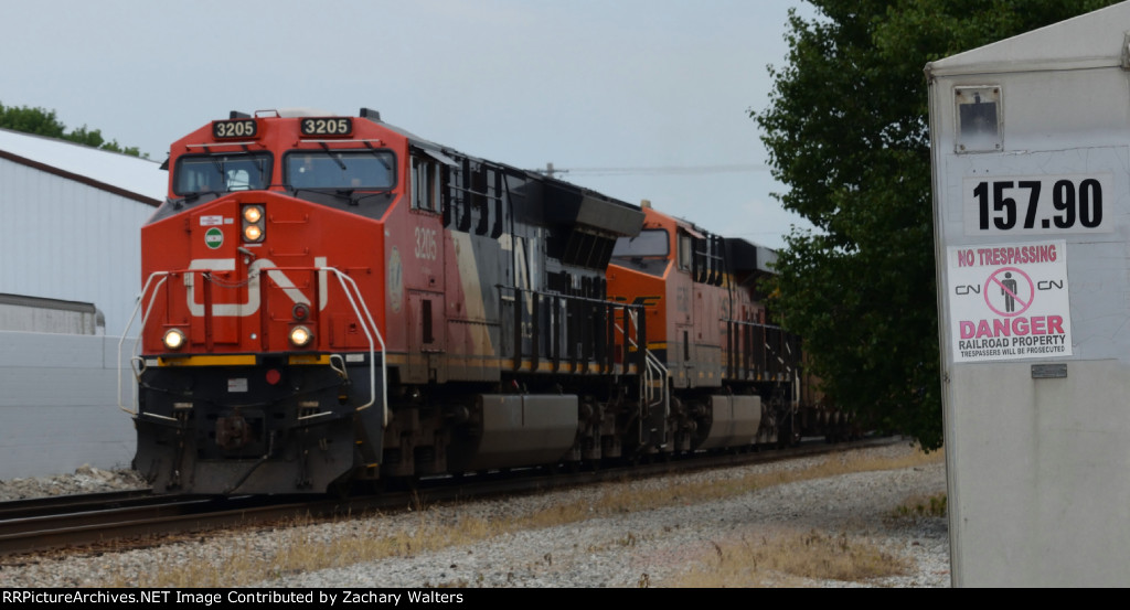 CN 3205 BNSF 6528